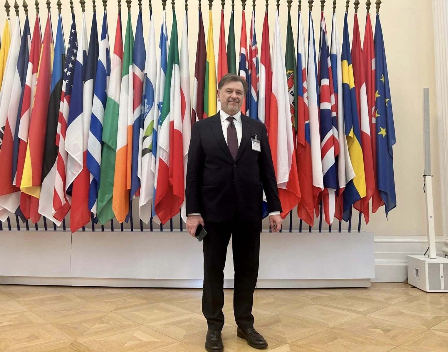 Ministrul Sănătății, prof. univ. dr. Alexandru Rafila participă la ...